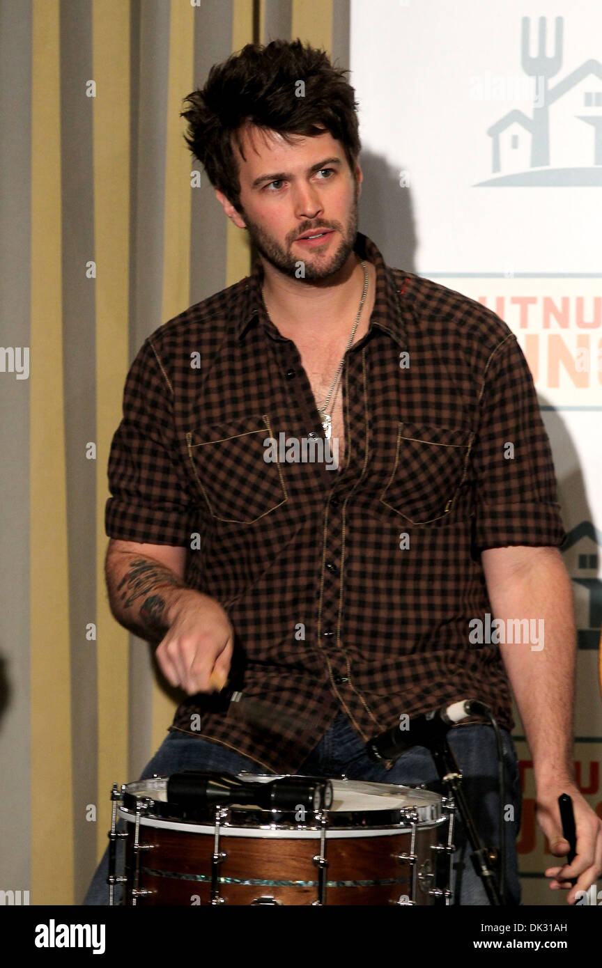 Chris Thompson Eli Young Band 'Outnumber Hunger' Benefit to Fight ...