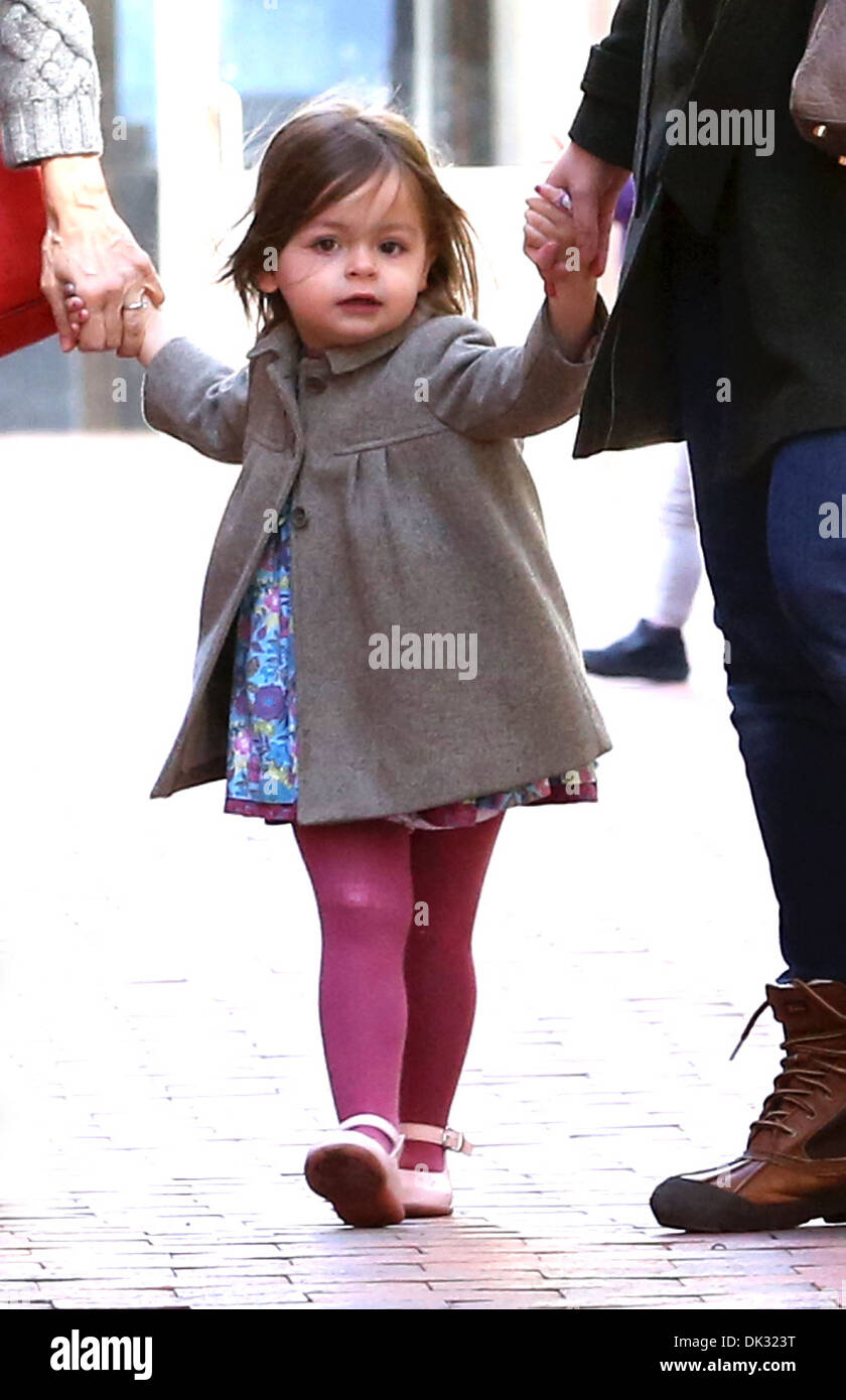 Tabitha Broderick Sarah Jessica Parker picking up her twin daughters ...