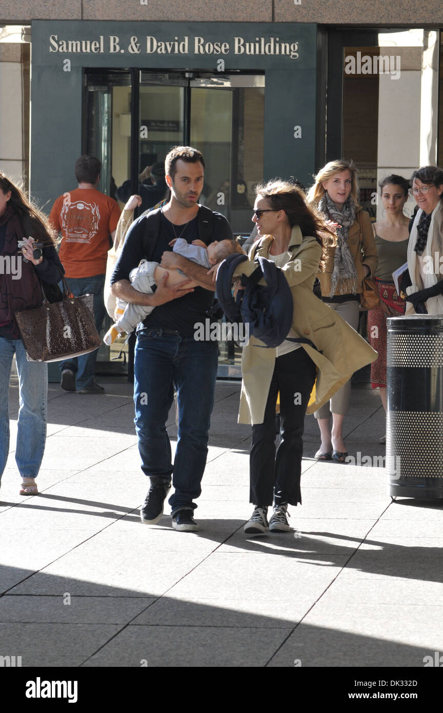 Natalie Portman spotted with husband Benjamin Millepied and son Aleph ...