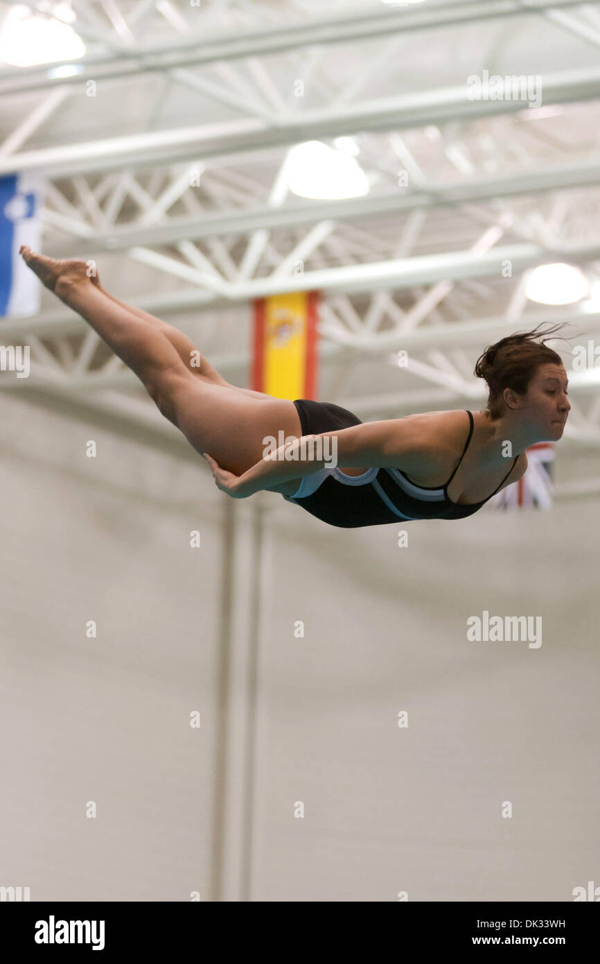 Feb. 23, 2011 - Cleveland, Ohio, U.S - Green Bay diver Kayla Deters ...