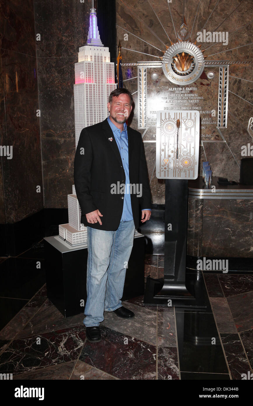 Sean Casey Baseball legends light he Empire State Building red white ...