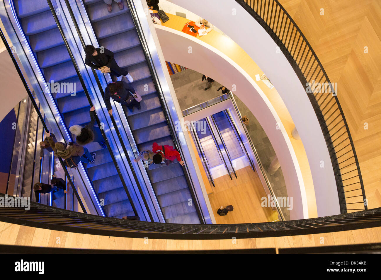 Books in library of birmingham hi-res stock photography and images - Alamy