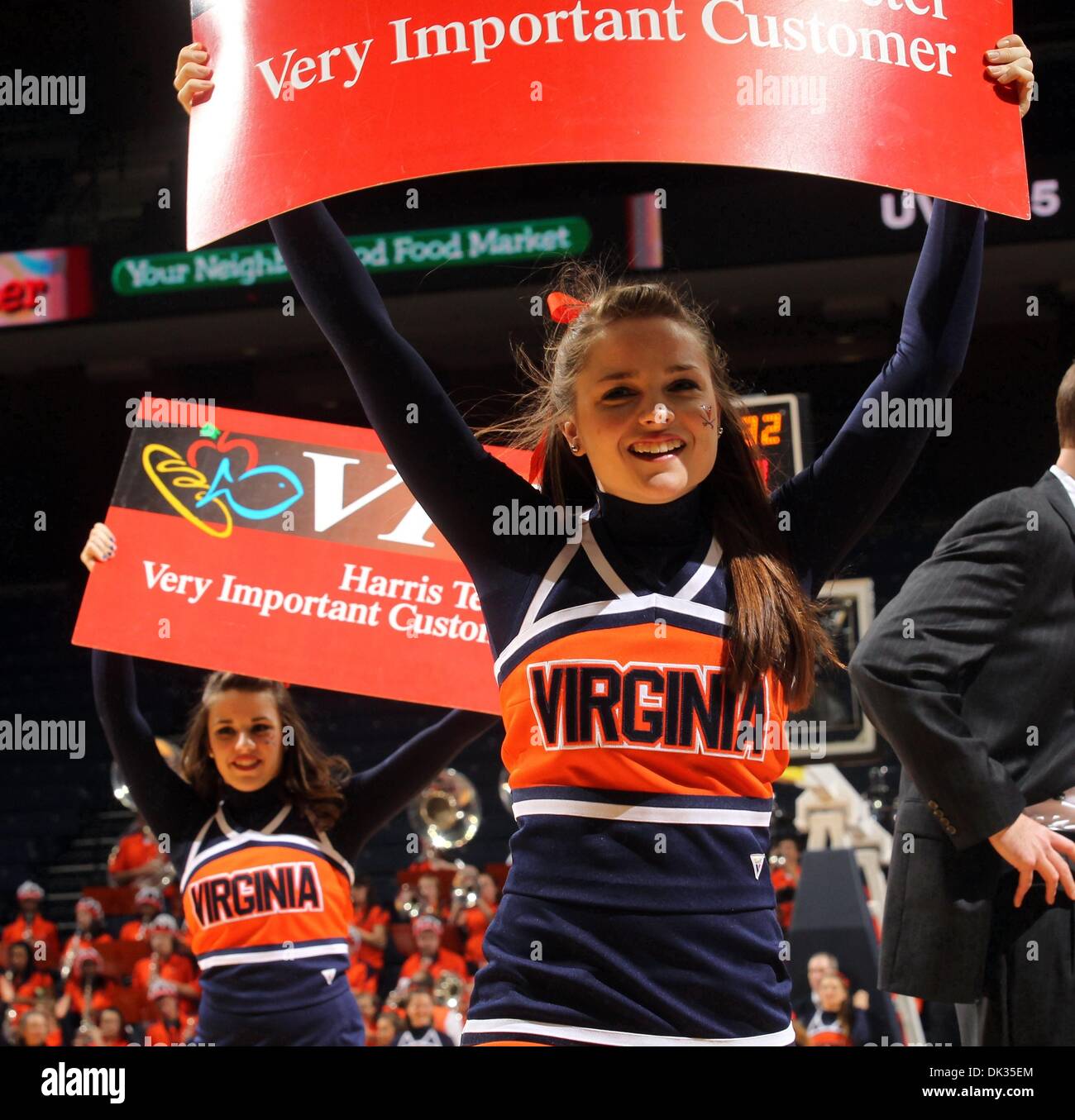 Virginia cavaliers cheerleaders hi-res stock photography and images - Alamy