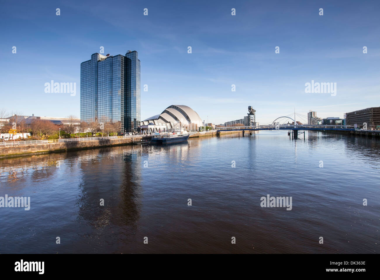 Roof of bbc building hi-res stock photography and images - Alamy