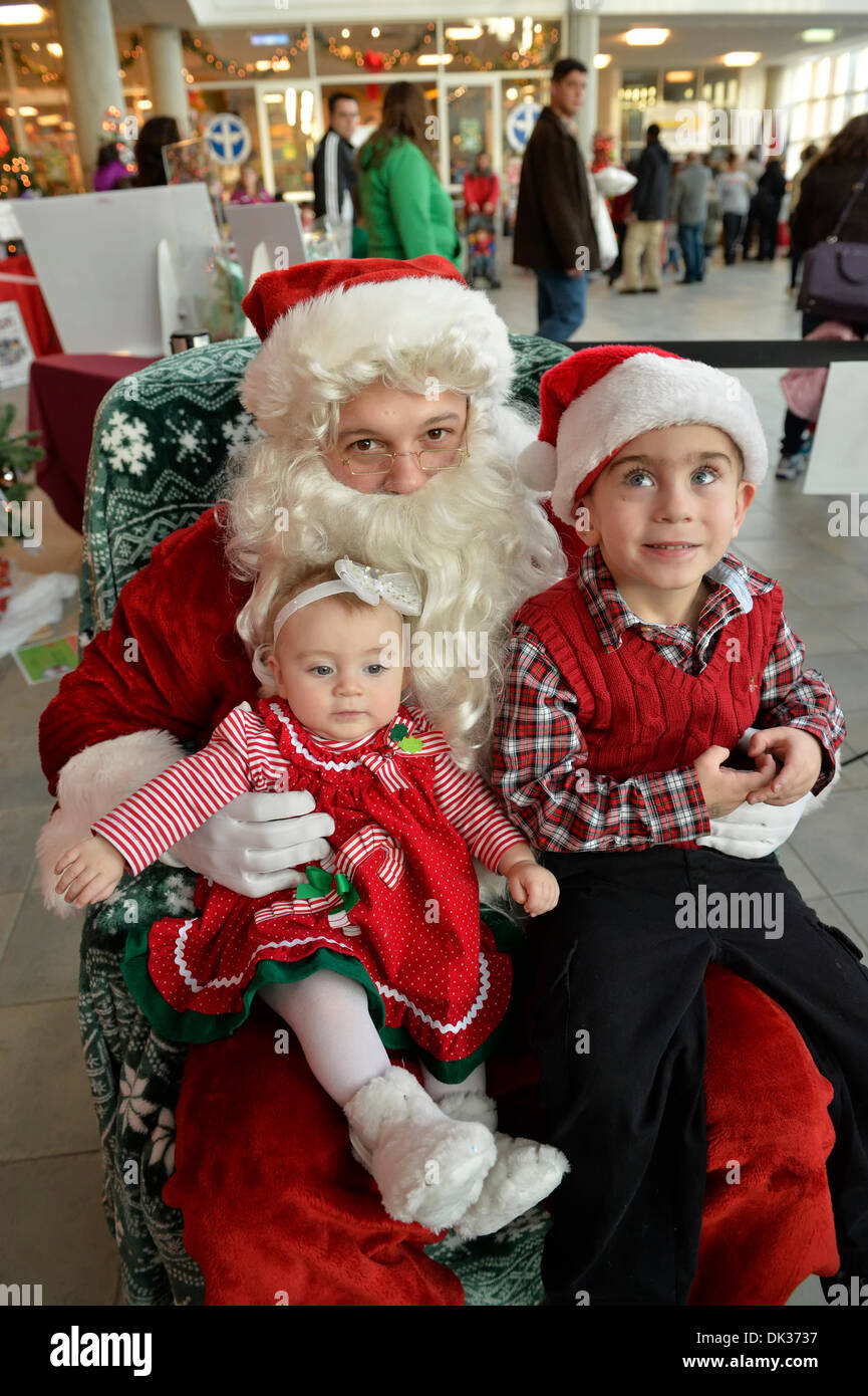 Brothers of santa claus hi-res stock photography and images - Alamy