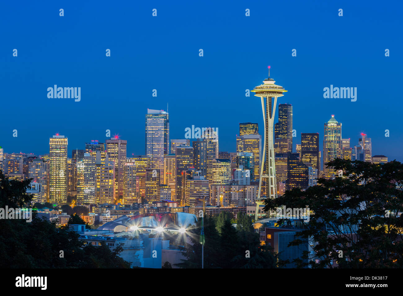 Seattle skyline night hi-res stock photography and images - Alamy