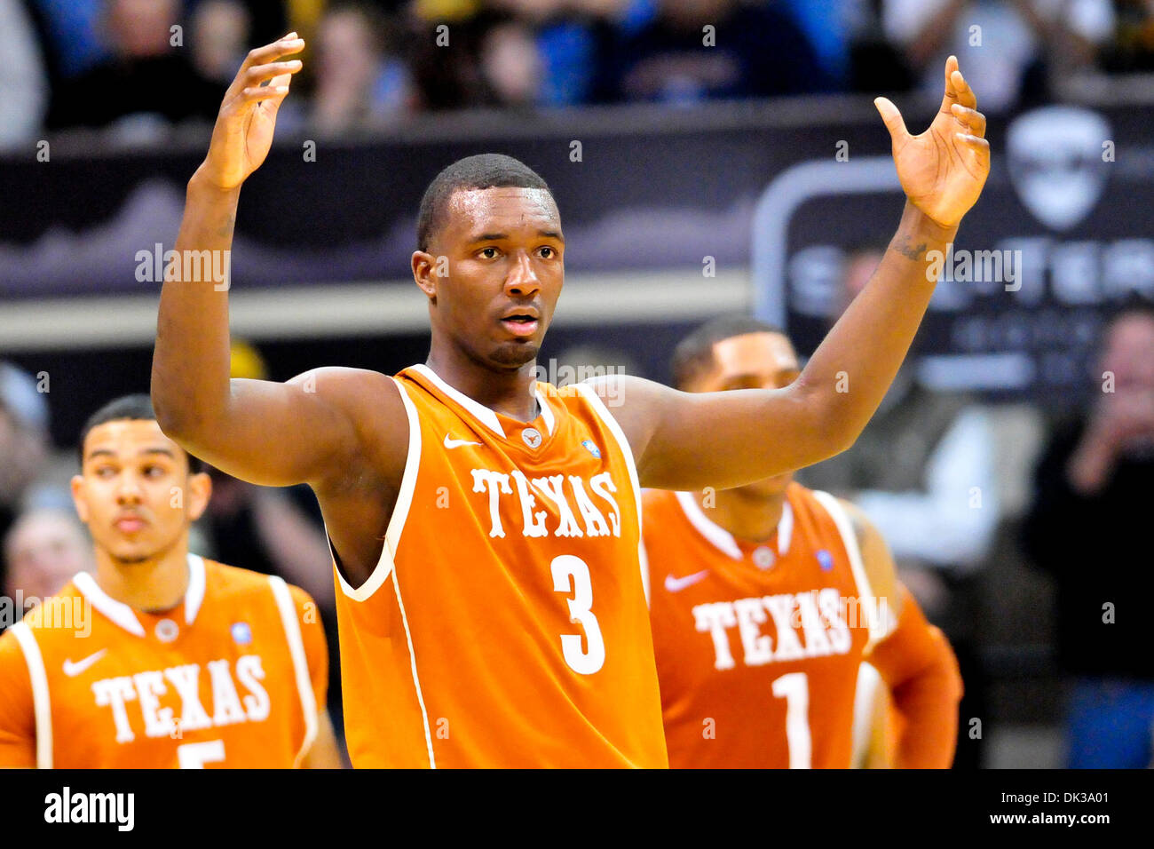 Michael jordan hands up hi-res stock photography and images - Alamy