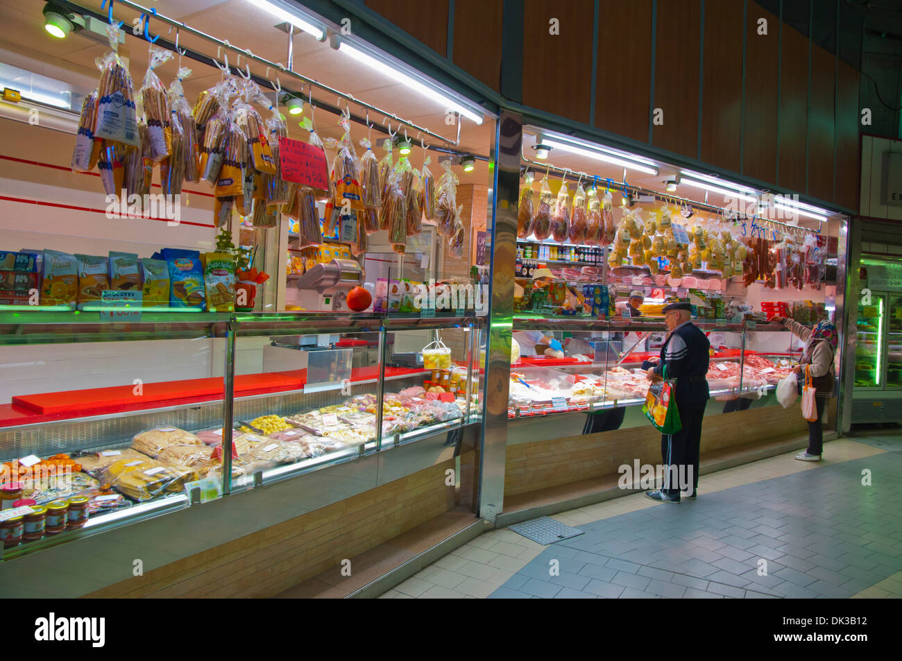 Market hall interior at Piazza della Repubblica market square Turin ...