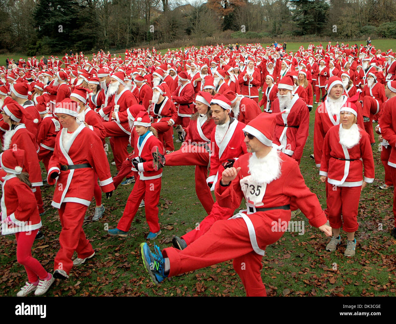 Santa fun run hi-res stock photography and images - Alamy