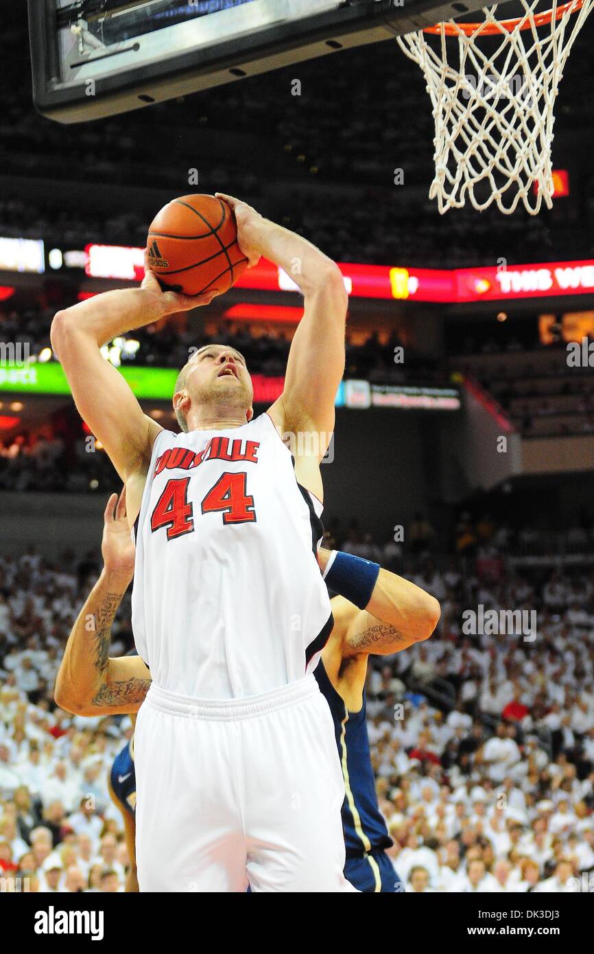 Feb. 27, 2011 - Louisville, Kentucky, U.S - Louisville Cardinals ...