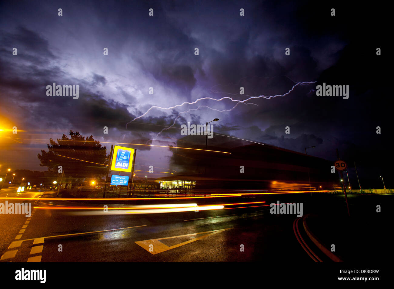 Aldi supermarket lightning hi-res stock photography and images - Alamy