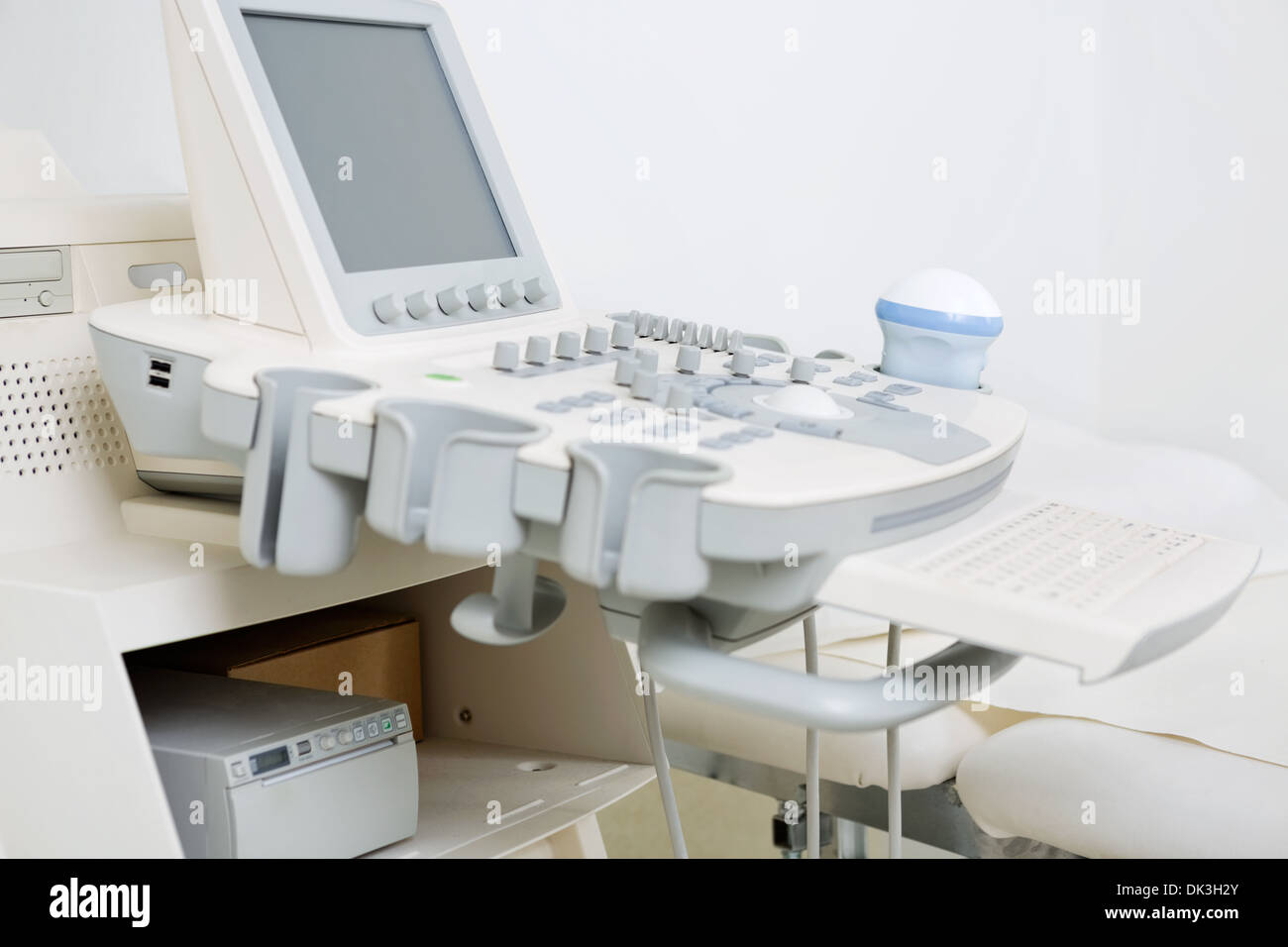 X ray machine in empty room hi-res stock photography and images - Alamy