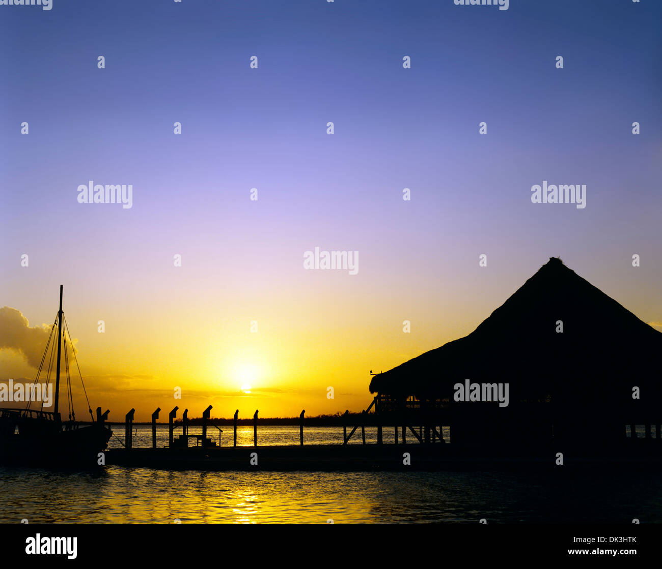 Sunset view of villa on Nichupte Lagoon, Cancun, Mexico Stock Photo - Alamy
