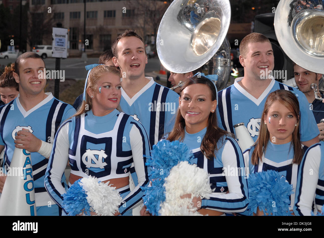Unc tar heels cheerleaders hi-res stock photography and images - Alamy