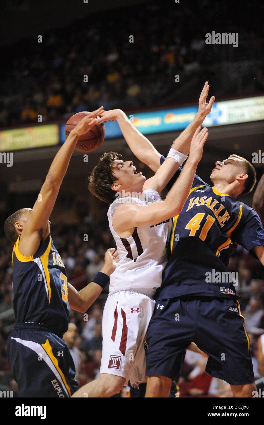 Mar. 5, 2011 - Philadelphia, Pennsylvania, U.S - Temple Owls guard Juan ...