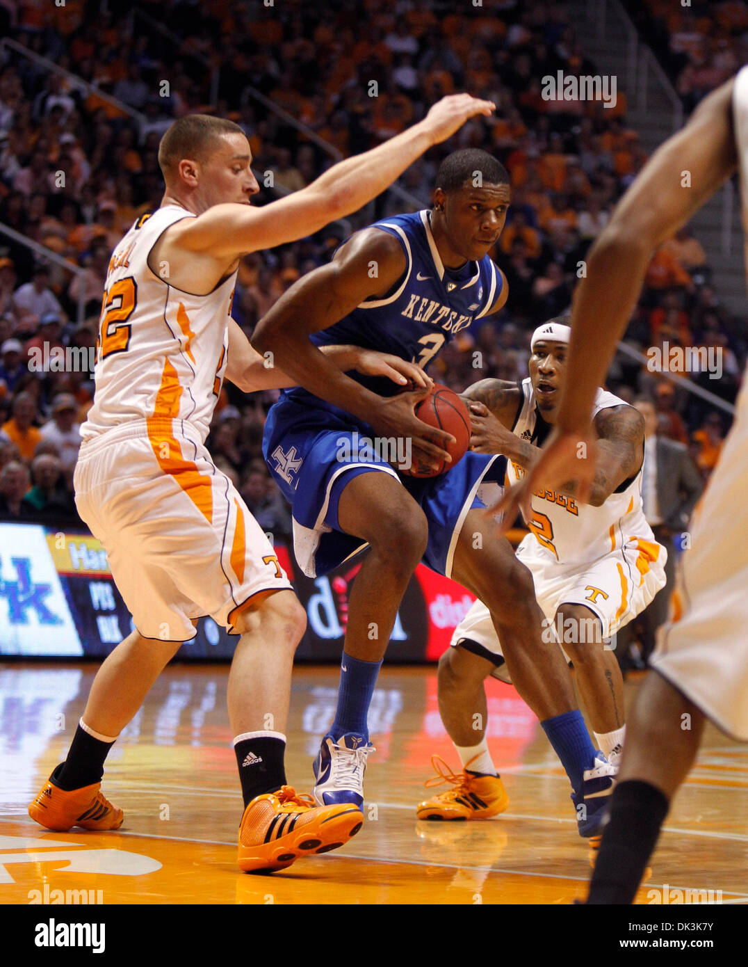 Mar. 6, 2011 - Lexington, KY - Tennessee's Steven Pearl, left, and ...