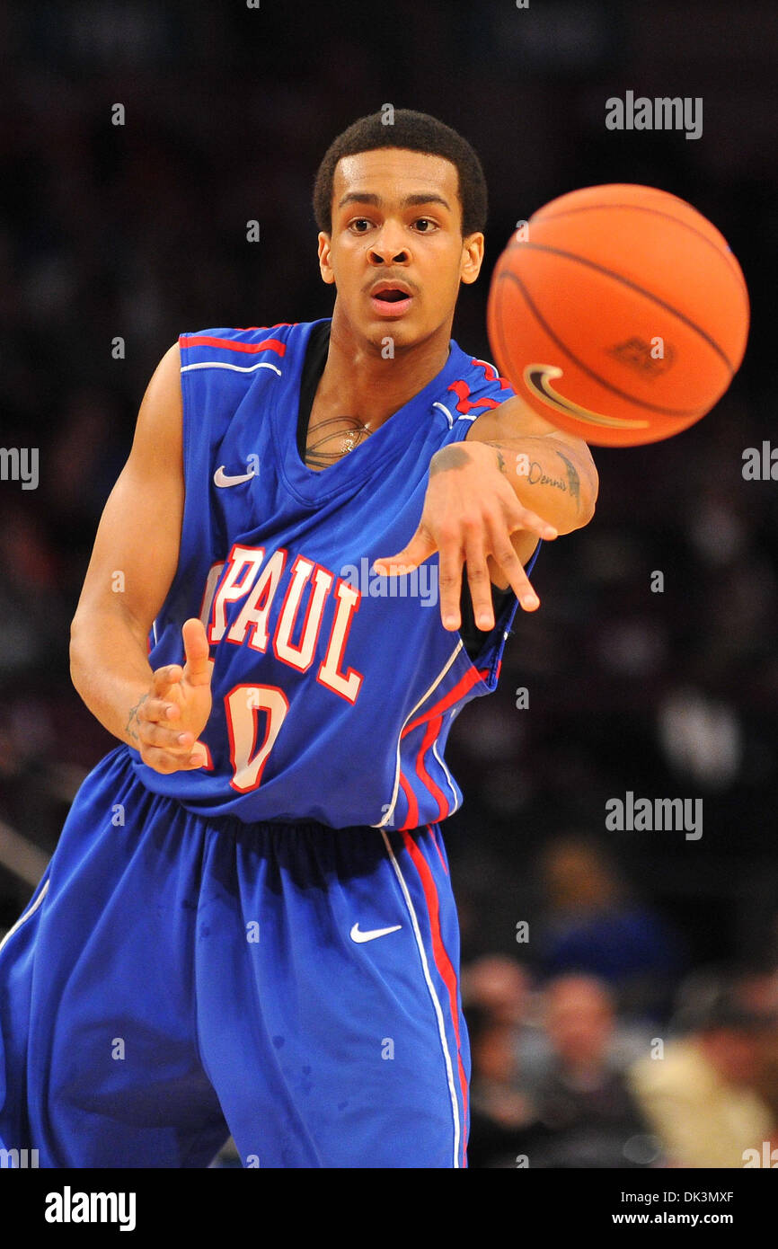 Depaul blue demons mens basketball hi-res stock photography and images ...
