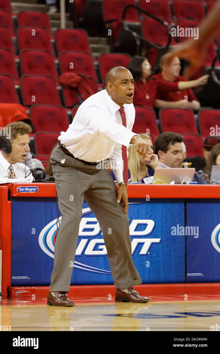 Head coach rodney terry hi-res stock photography and images - Alamy