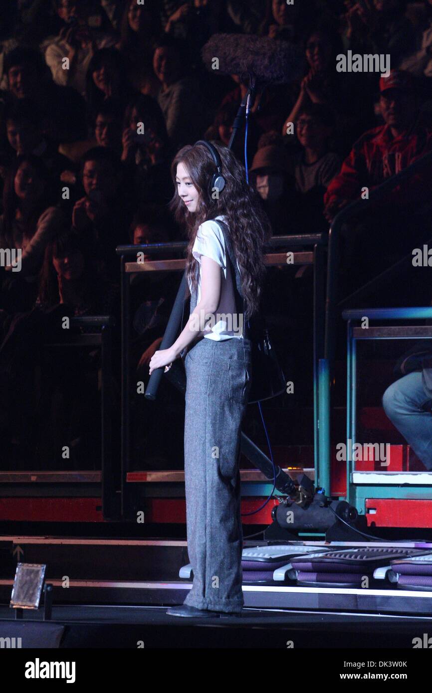 Taipei, China. 30th Nov, 2013. Singer Cheer Chen performs at her ...