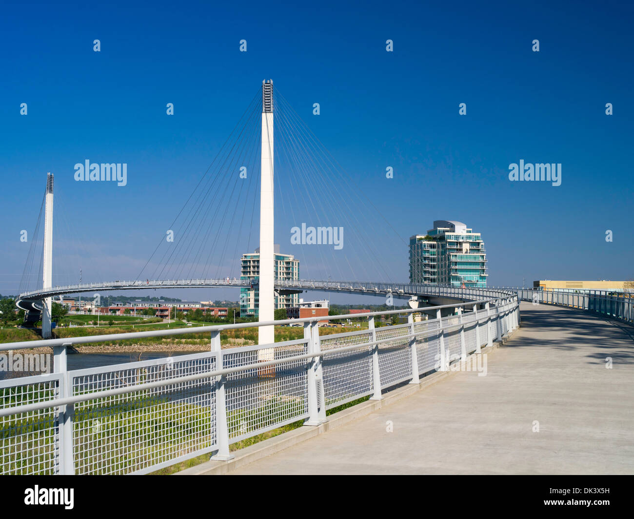 Omaha nebraska bob kerrey bridge hi-res stock photography and images ...