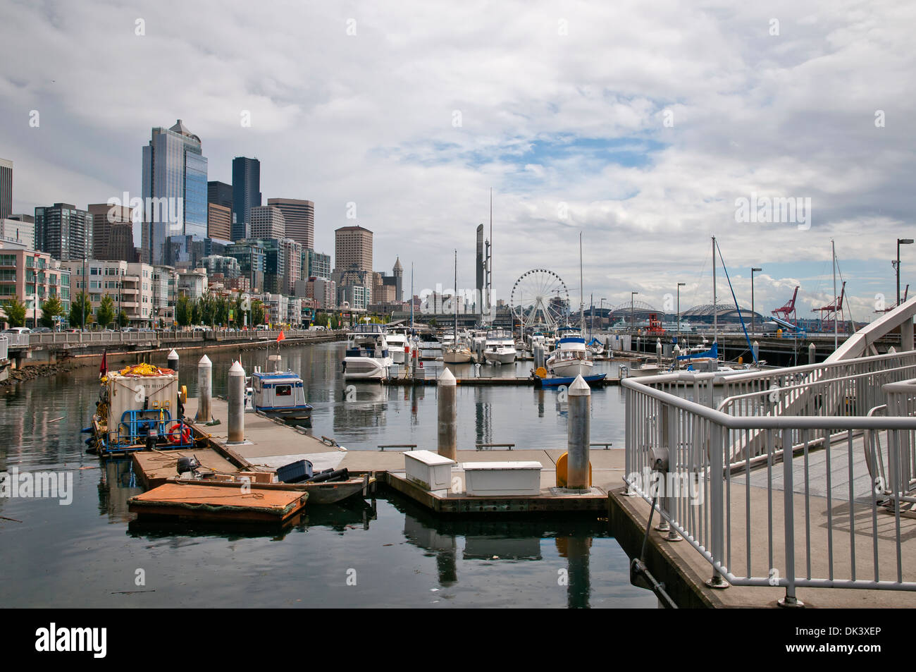Seattle bay downtown town hi-res stock photography and images - Alamy
