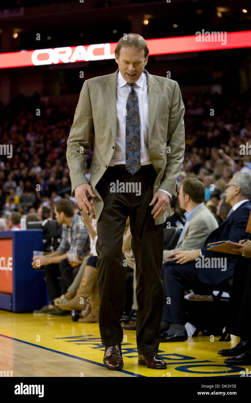 Minnesota timberwolves coach kurt rambis hi-res stock photography and ...