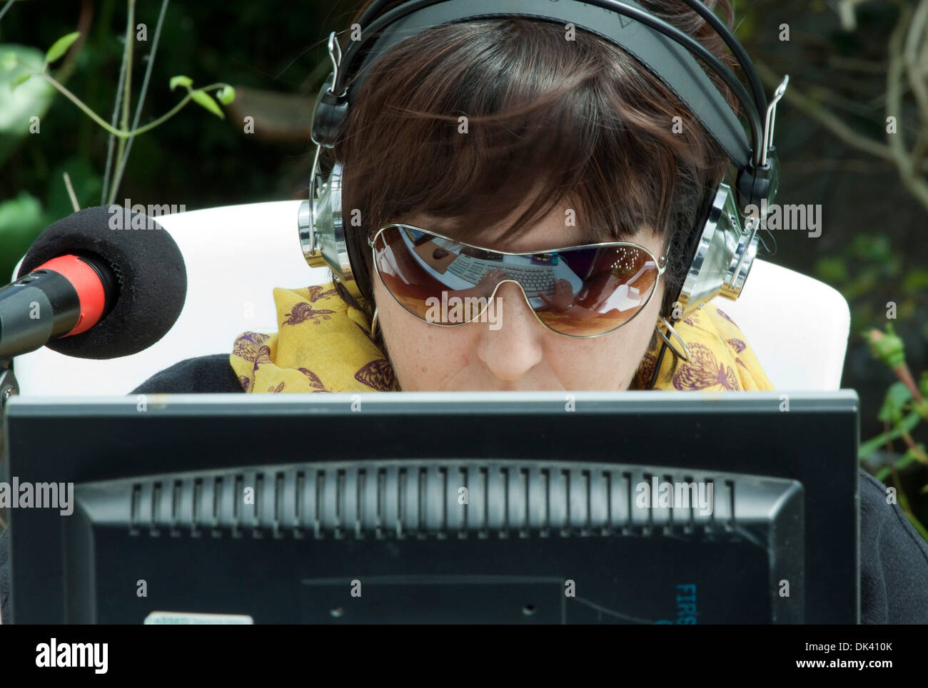 Radio broadcaster hi-res stock photography and images - Alamy