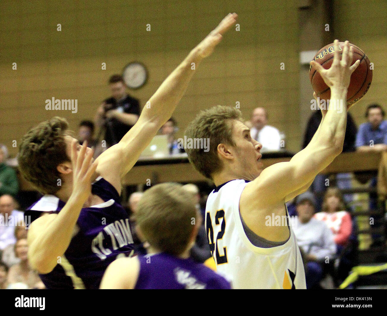 Mar. 16, 2011 - Rock Island, Iowa, U.S. - Augustana's George Dexter ...