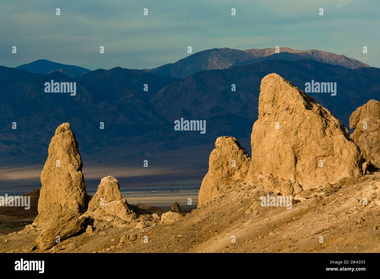 Rugged rock formations golden hi-res stock photography and images - Alamy