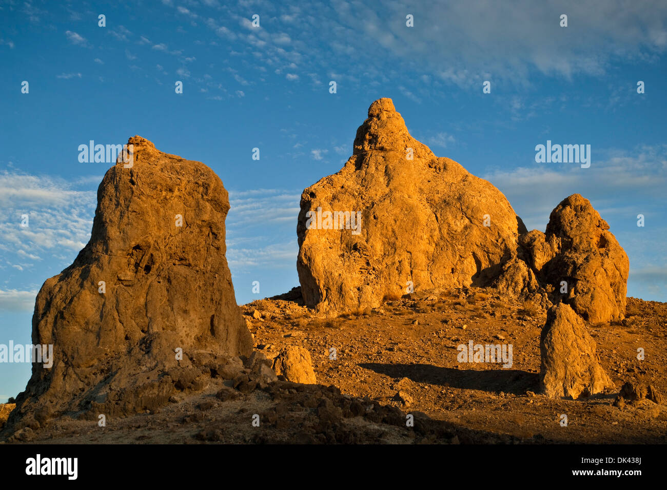 Sunset light on Tufa rock formations at the Trona Pinnacles, California ...