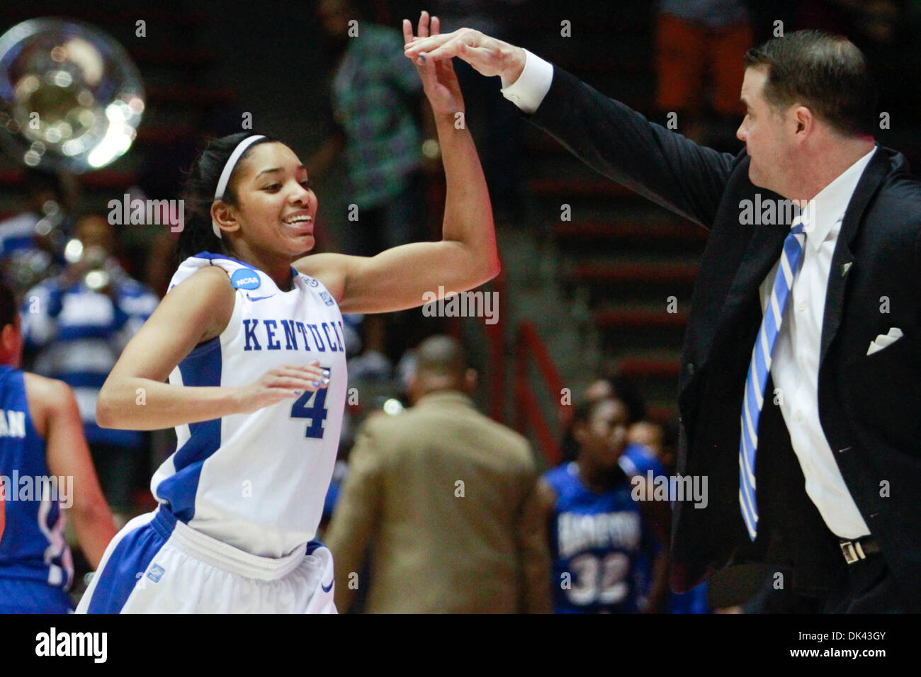 Kentucky head coach matthew mitchell hi-res stock photography and ...