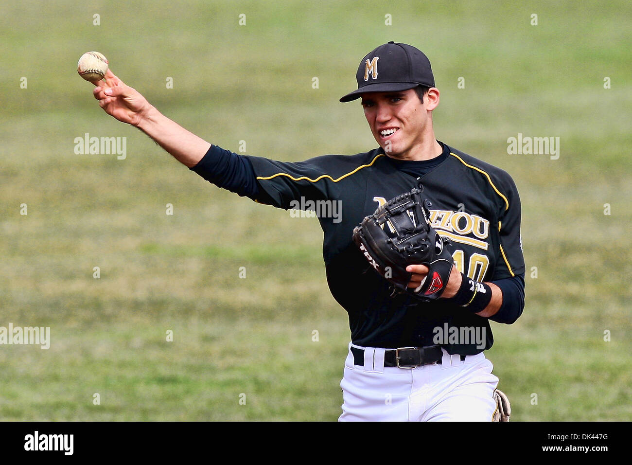 Mar. 19, 2011 - Columbia, Missouri, U.S - Mizzou infielder Eric Garcia ...