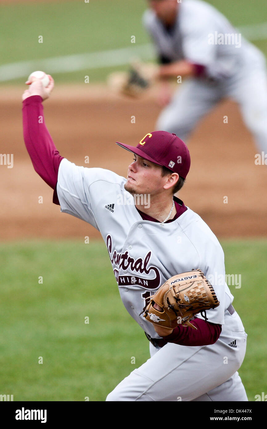 Mar. 19, 2011 - Columbia, Missouri, U.S - CMU pitcher Bryce Morrow (17 ...
