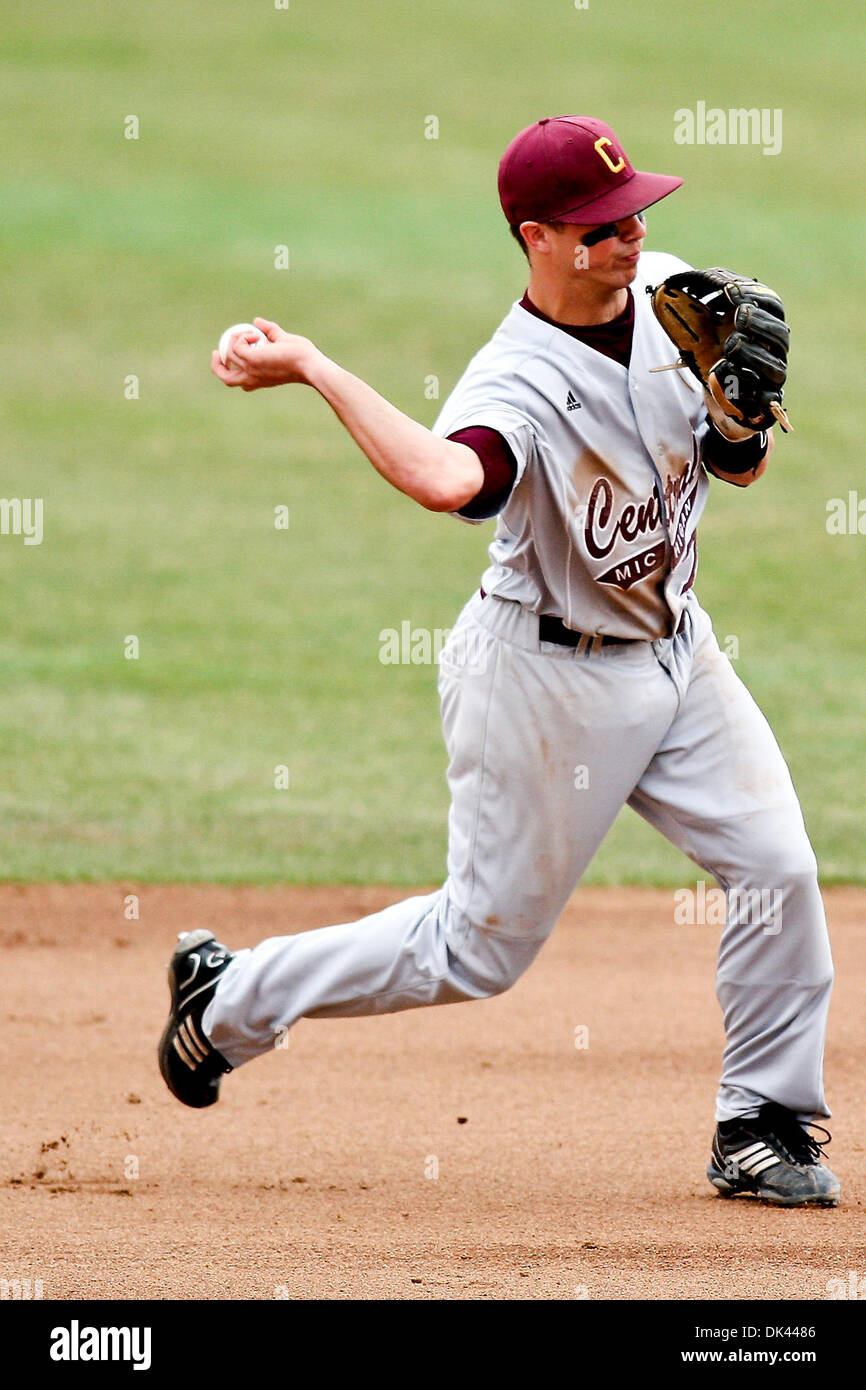 Mar. 19, 2011 - Columbia, Missouri, U.S - CMU's Jordan Dean (7) during ...