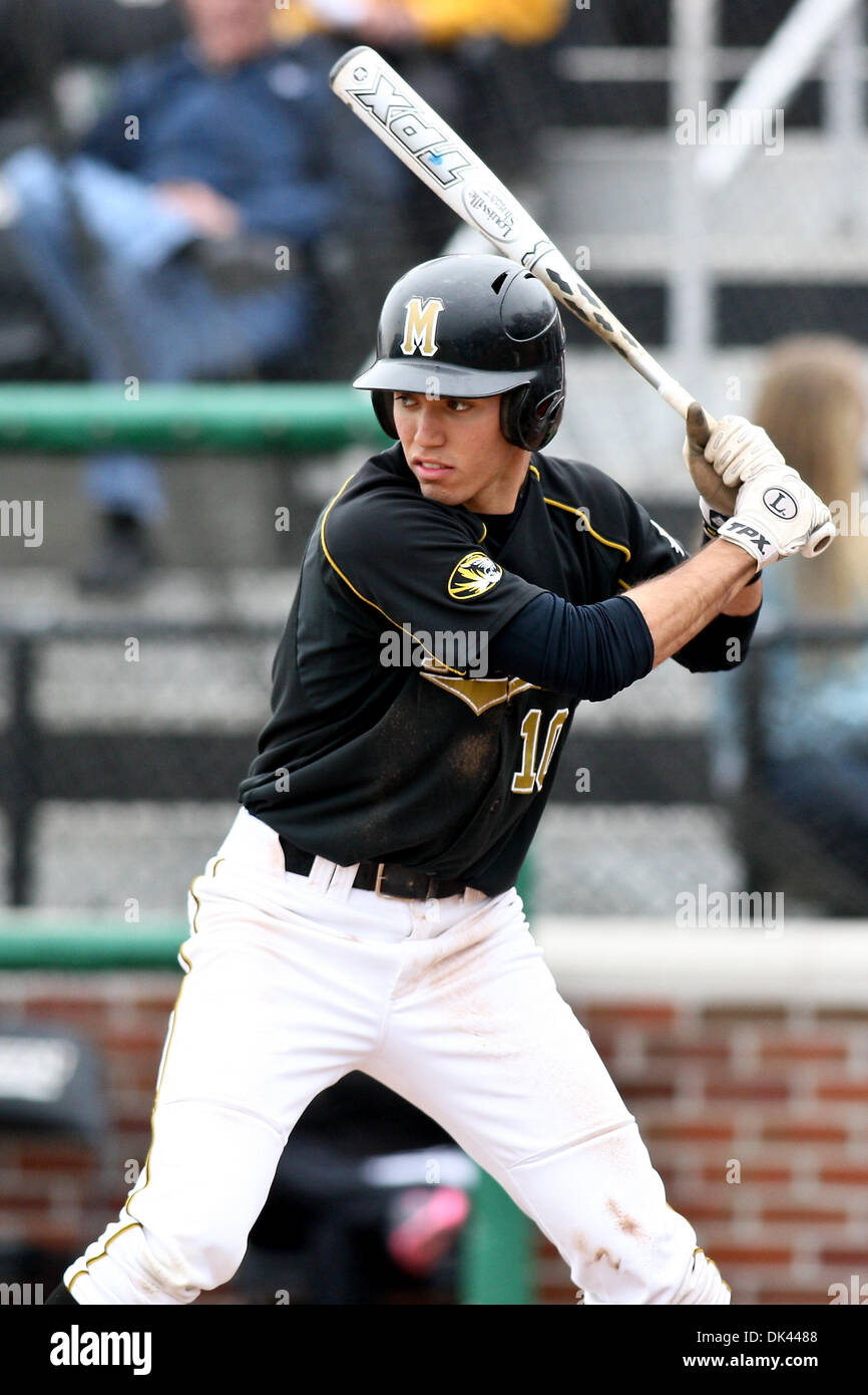 Mar. 19, 2011 - Columbia, Missouri, U.S - Mizzou infielder Eric Garcia ...