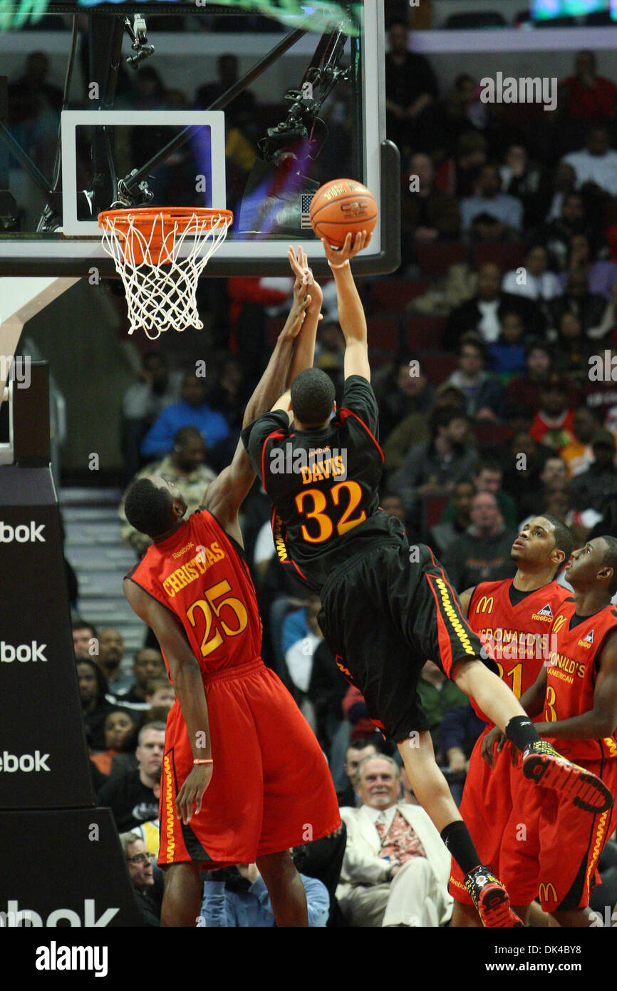 Mar. 30, 2011 - Chicago, Illinois, U.S - Anthony Davis (32) of the West ...