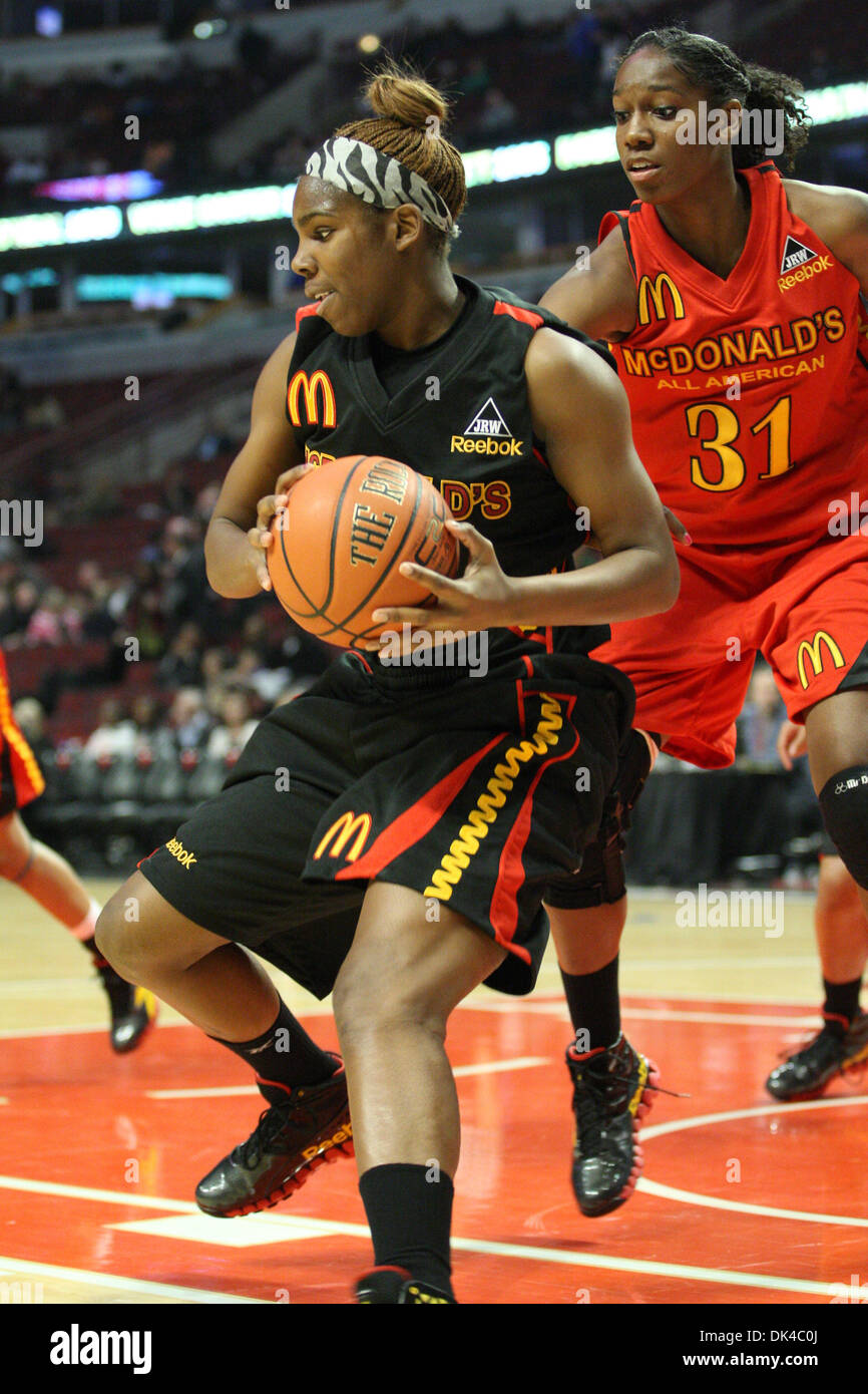 Mar. 30, 2011 - Chicago, Illinois, U.S - Reshanda Gray (21) of the West ...