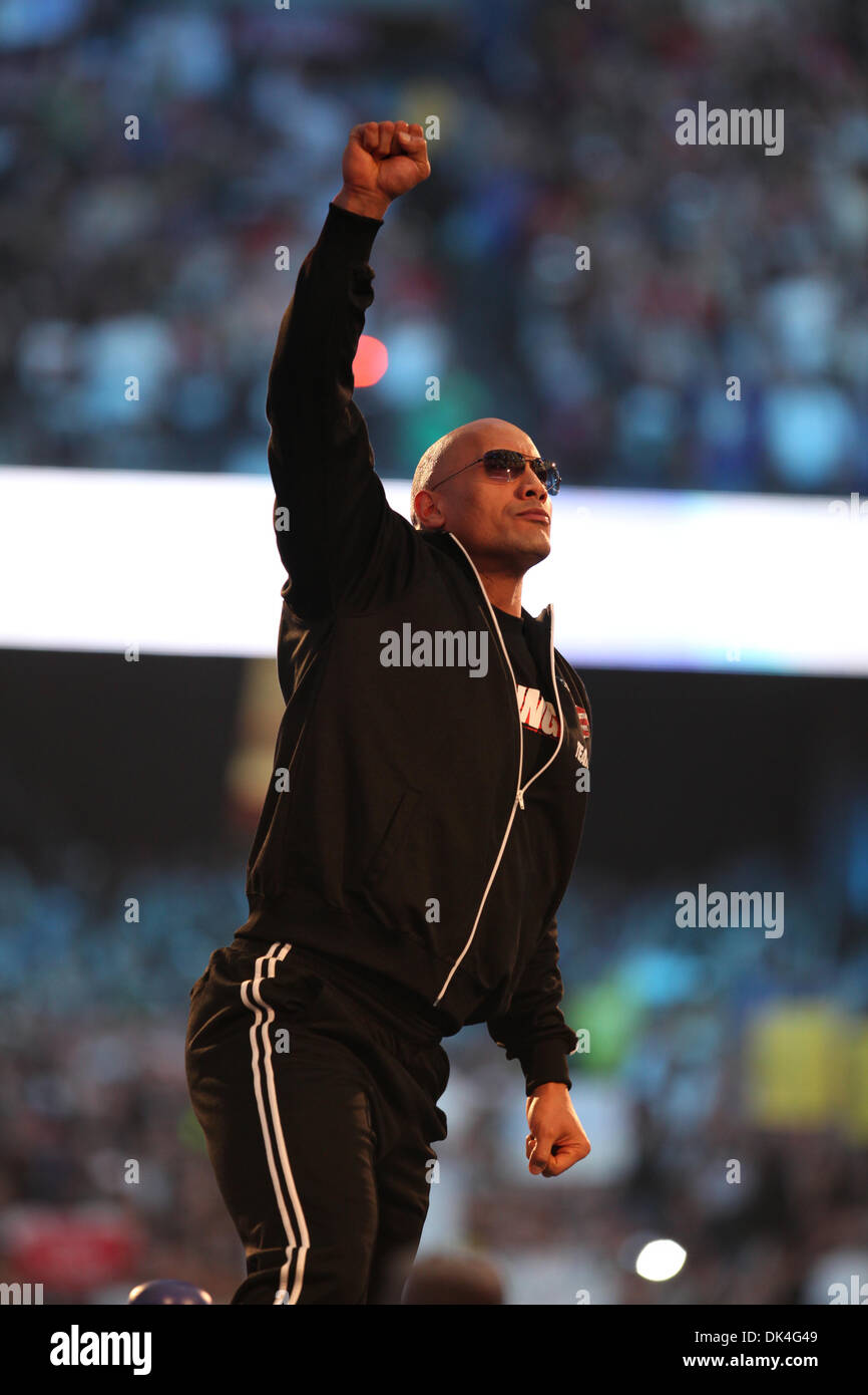 The rock dwayne johnson wwe hi-res stock photography and images - Alamy