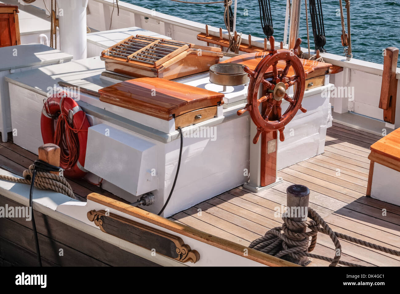 Old sailing boat hi-res stock photography and images - Alamy