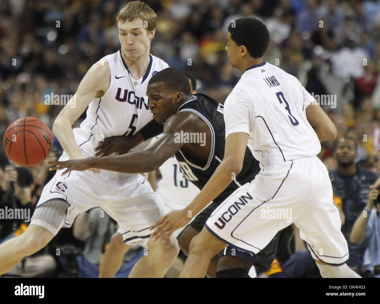 Apr. 4, 2011 - Houston, TX, USA - Butler guard Shelvin Mack (1) fought ...