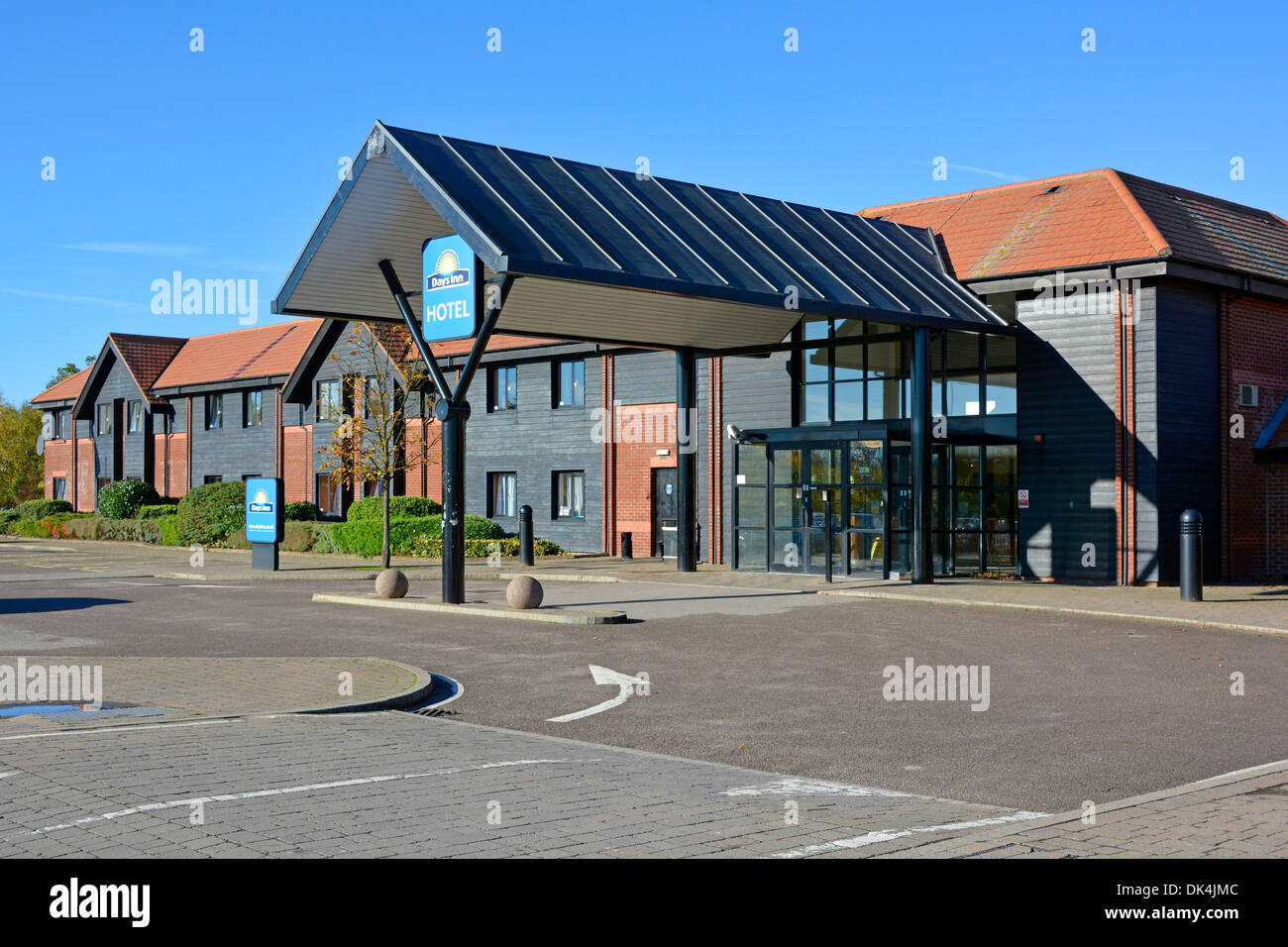 Days Inn Hotel within the "Extra" motorway service area at Baldock on ...