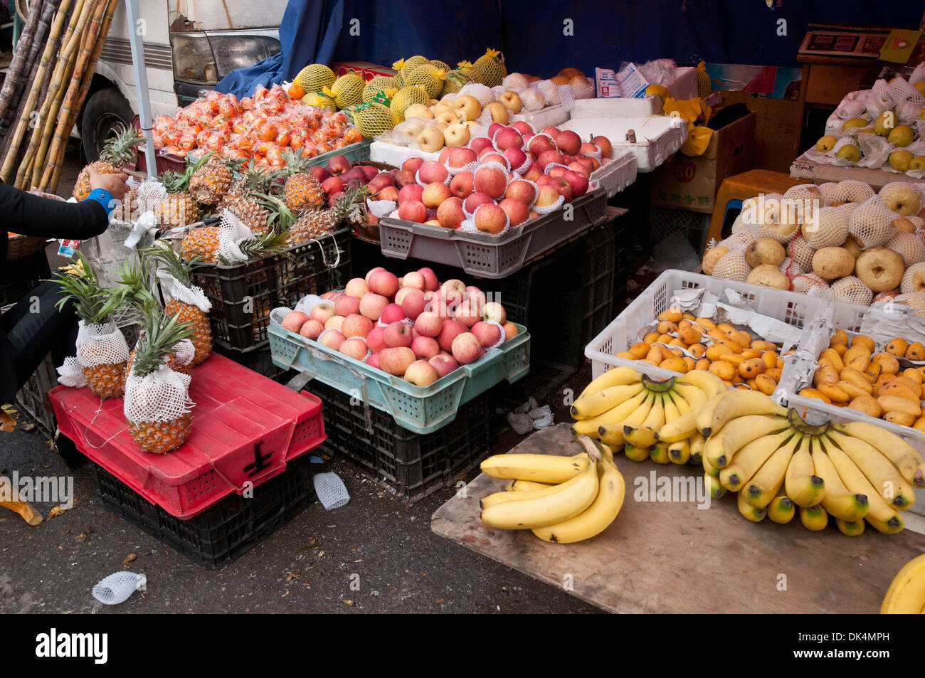 Fruits shop on food market in Old Town (Nanshi), Shanghai, China Stock ...