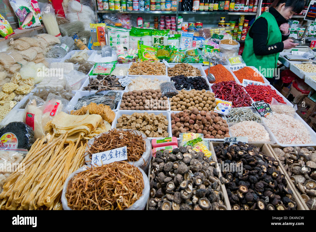 dried delicacies on food market in Old Town (Nanshi), Shanghai, China ...