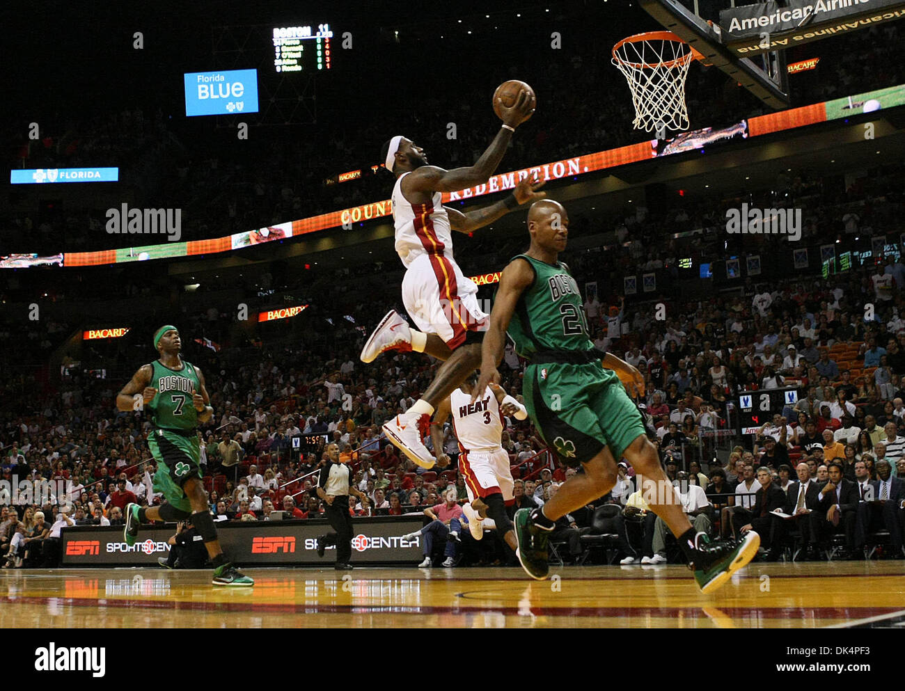Lebron vs lebron 10 jpg hi-res stock photography and images - Alamy
