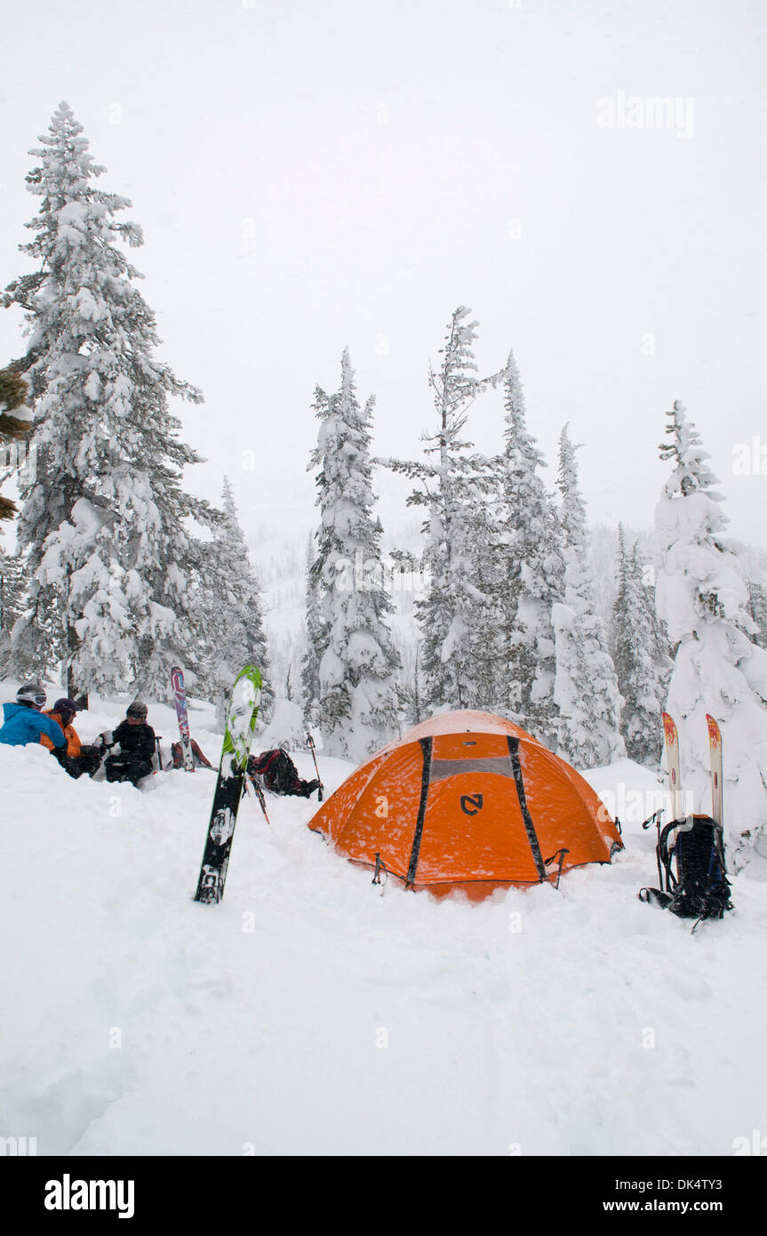 Dug out snow hi-res stock photography and images - Alamy