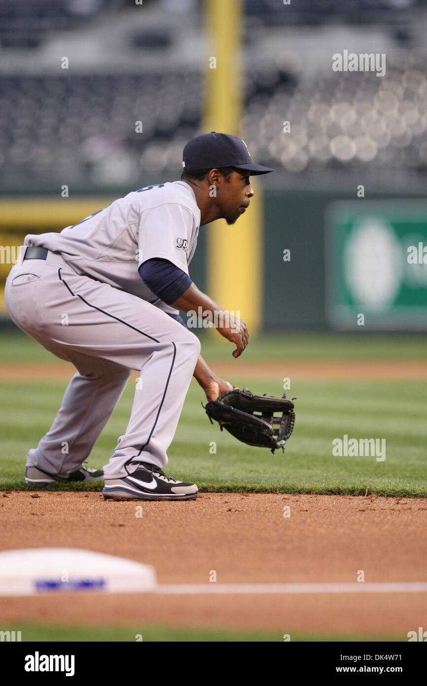 Apr. 14, 2011 - Kansas City, Missouri, U.S - Seattle Mariners third ...