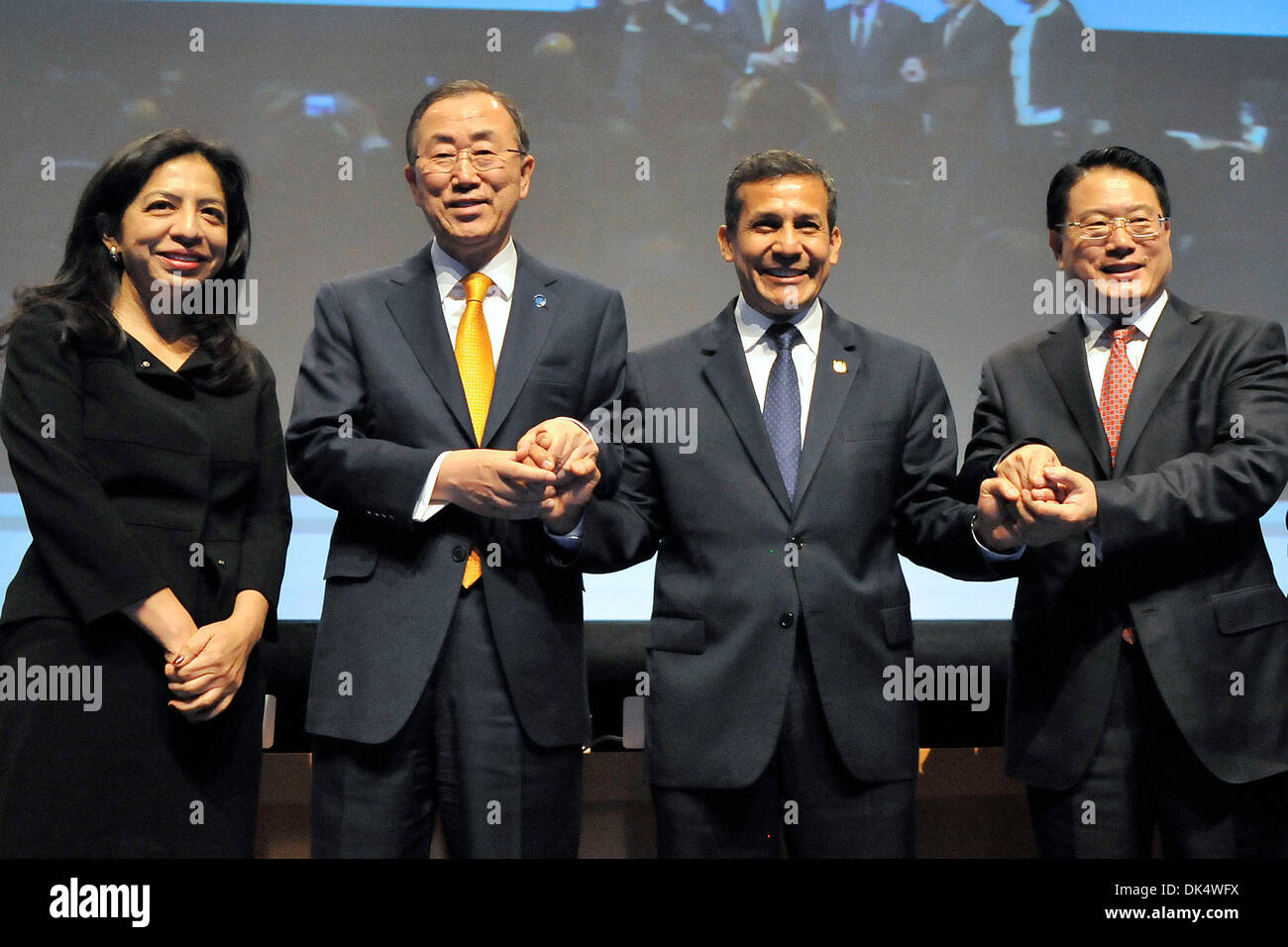 Lima, Peru. 2nd Dec, 2013. Peruvian President Ollanta Humala (2nd R ...