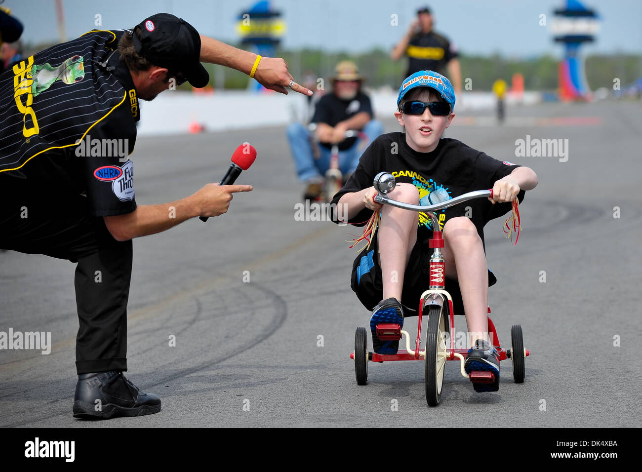 Nhra top fuel drag track hi-res stock photography and images - Alamy