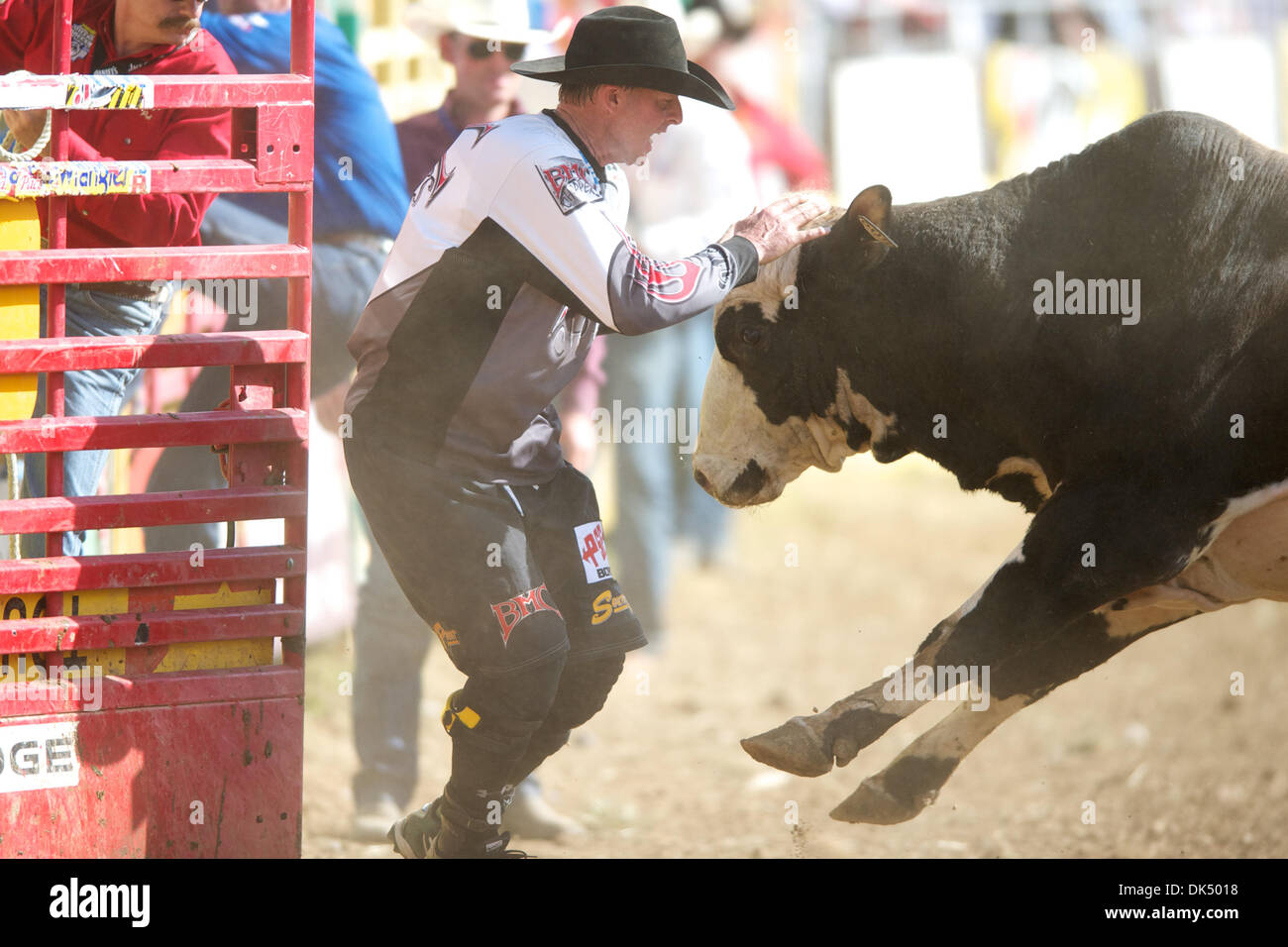 Apr. 16, 2011 - Red Bluff, California, U.S - Bullfighter Joe ...