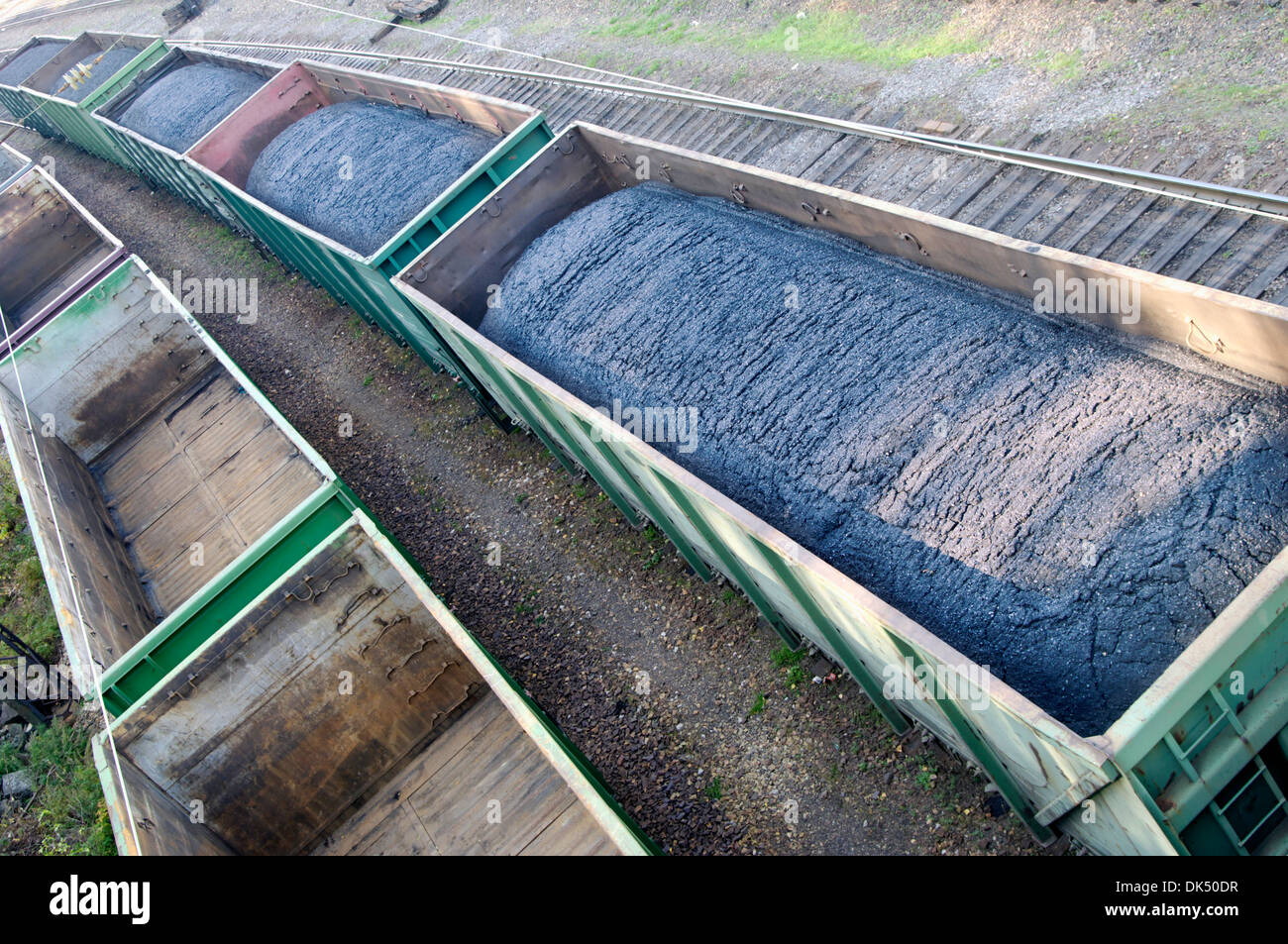 Next to the empty wagons hi-res stock photography and images - Alamy